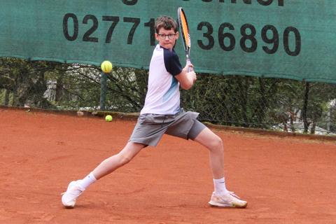 Tennis-Bezirksmeisterschaften: Braun und Walter sind Finalisten